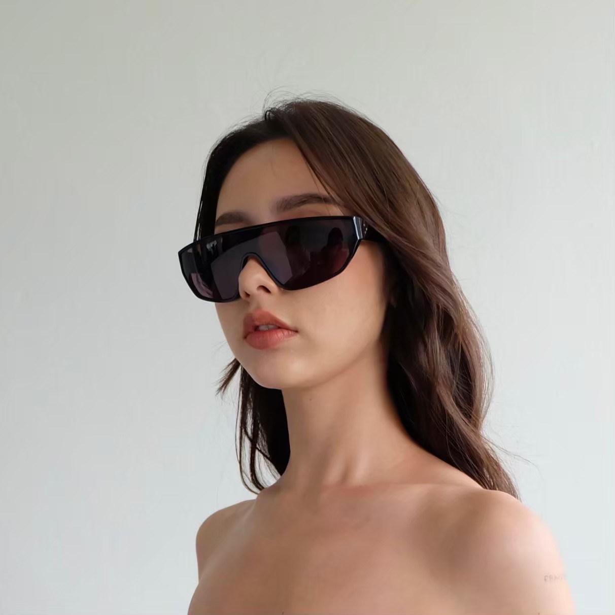 Celine Sunglasses CL40195I 0001A - Black